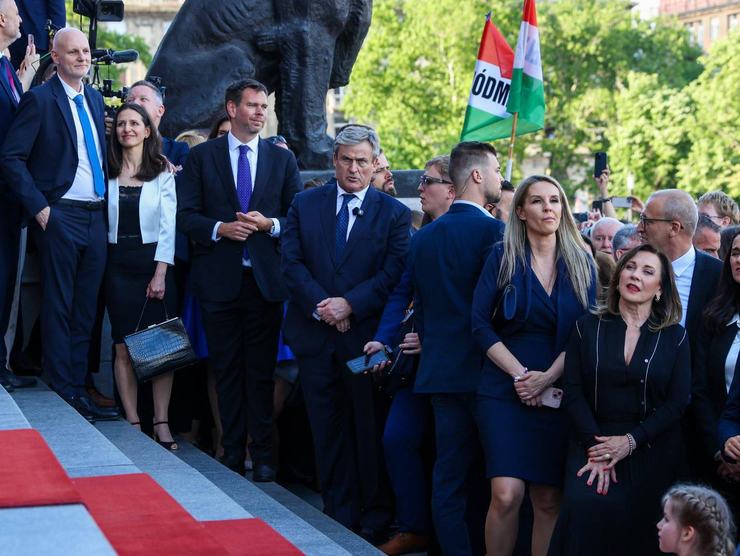Délutántól új kormánya lesz az országnak | Economx