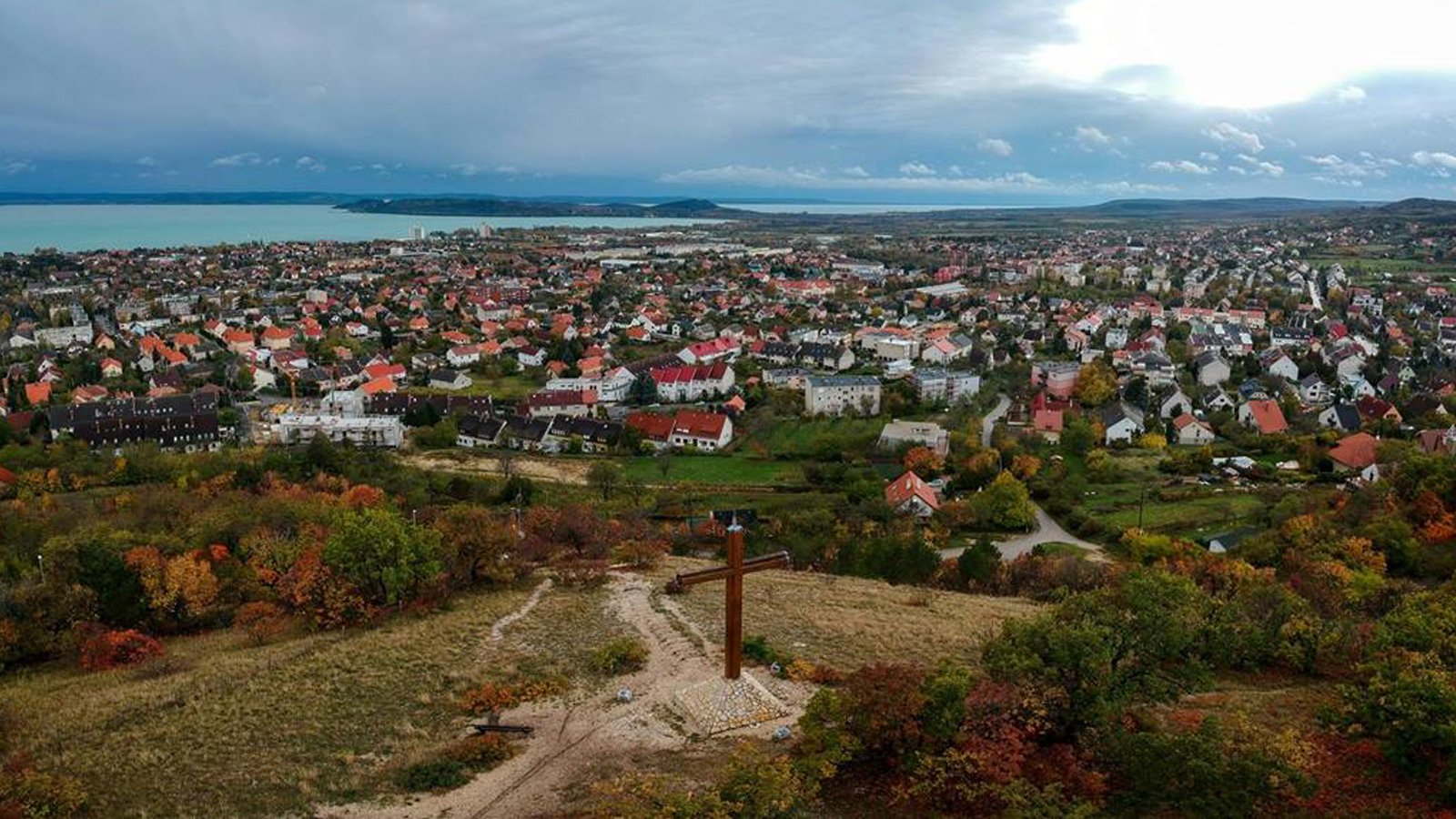 Hiába a sok eső, elfogy a Balaton: két hét alatt három centi víz tűnt ...