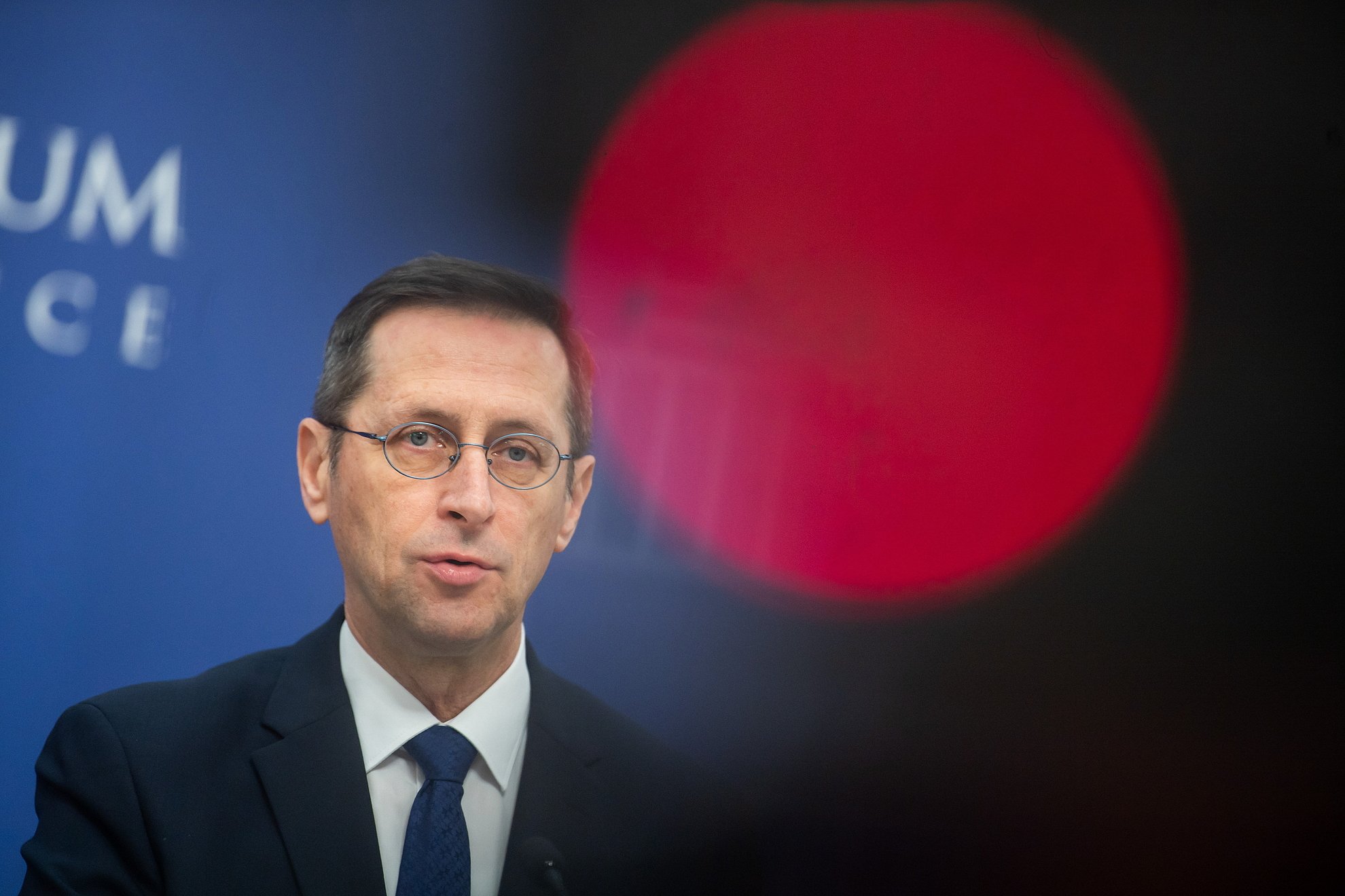 Varga Mihály: az MNB kész együttműködni a Tiszával, öt százalék fölé ...