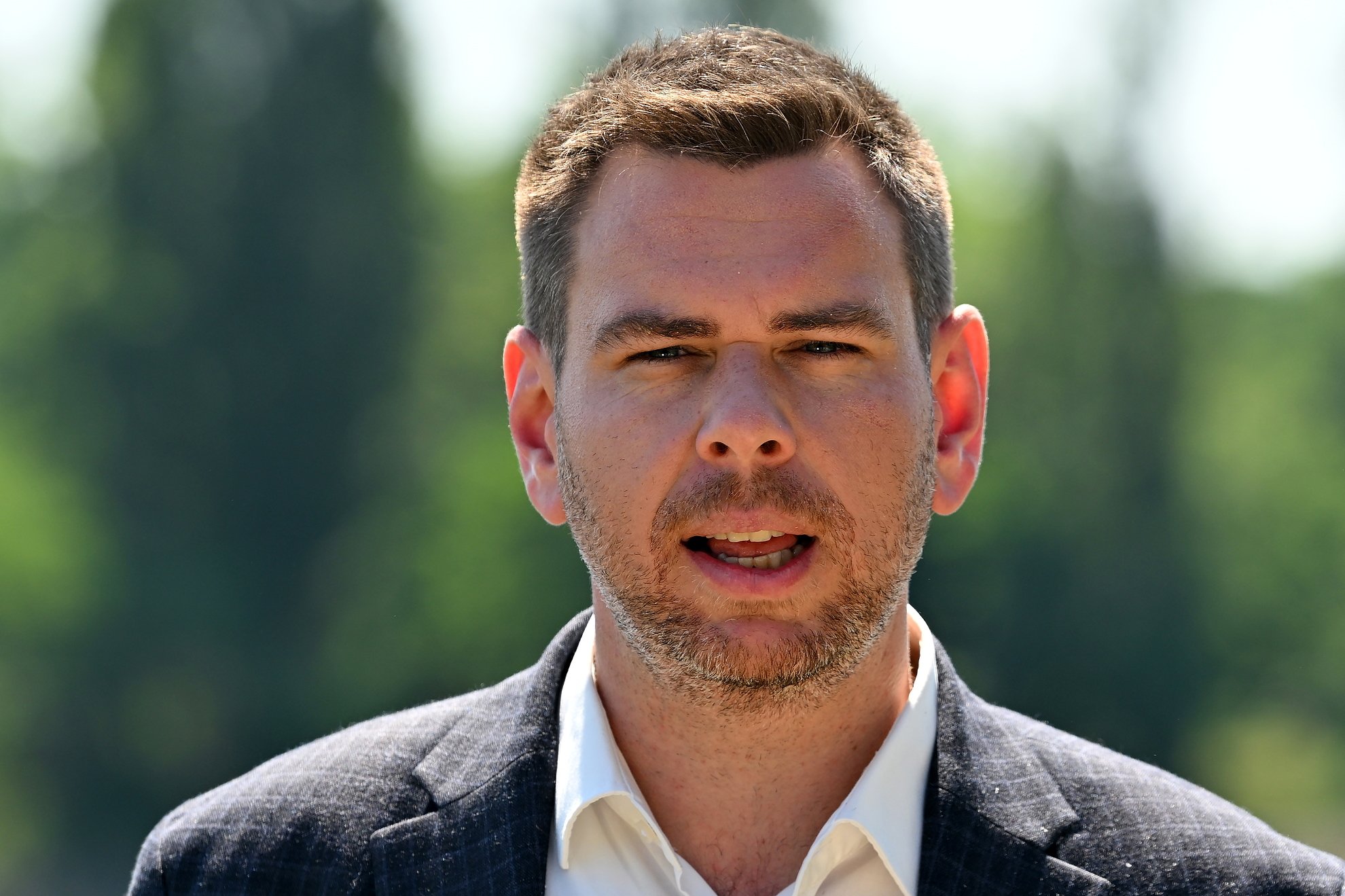 Lázár János döntött, beül-e a parlamentbe | Economx