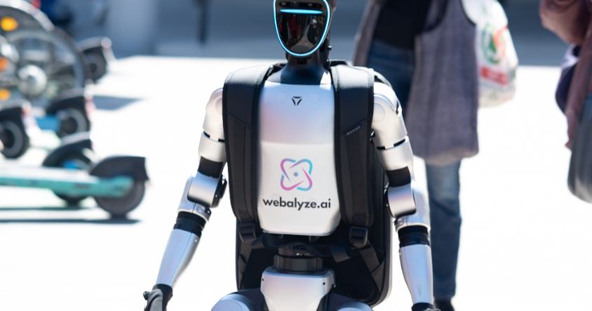 Humanoid robot méri fel a reklámpiacot Budapesten: új fegyvert adhat a ...